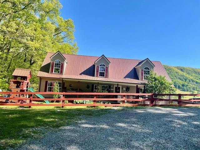 247 Hayes Hl, Tazewell, VA 24651
