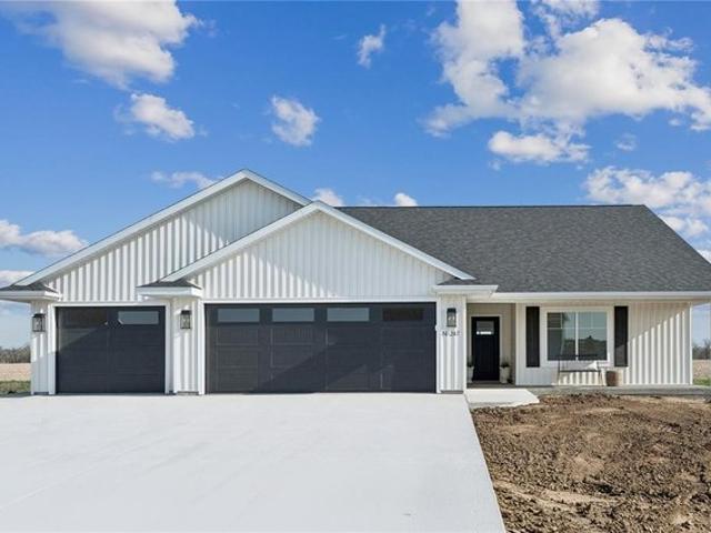 247 Hackberry Dr, Palo, IA 52324