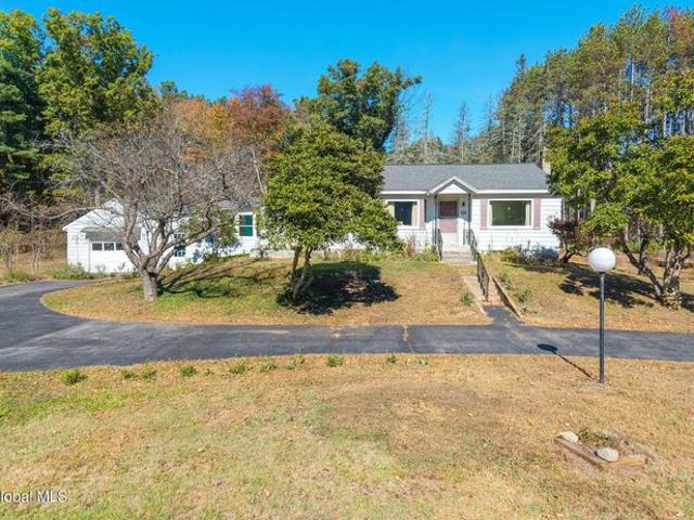 247 Louden Rd, Saratoga Springs, NY 12866