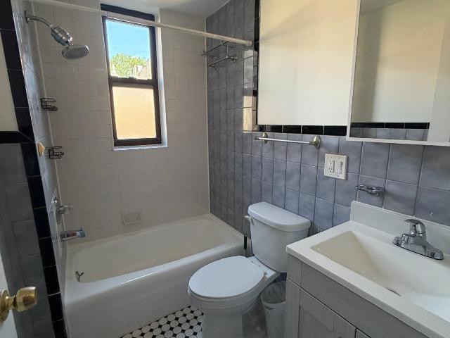 247 Montgomery St # 6