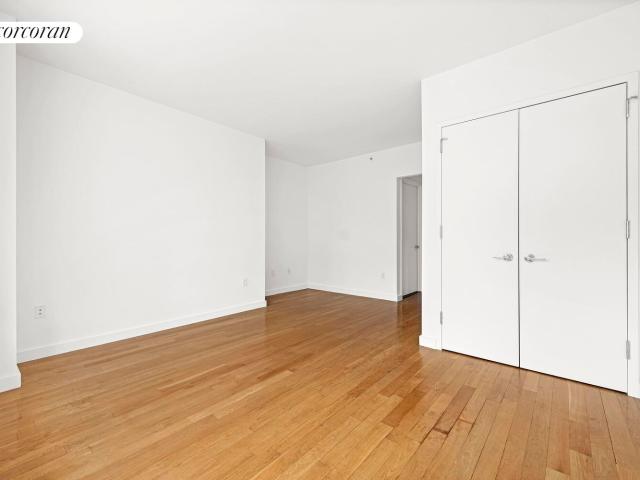 247 N 7TH Street 1_205