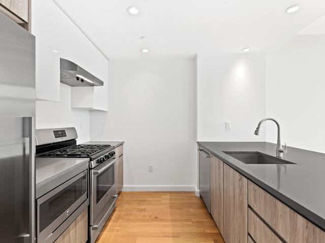 247 N 7TH Street 2_407