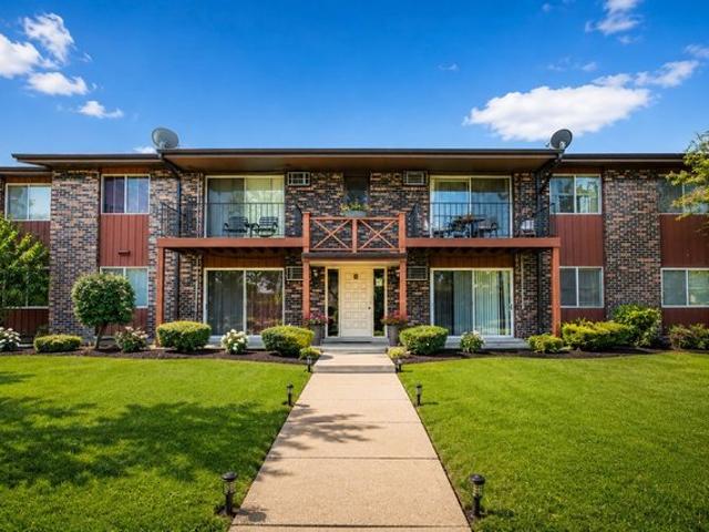 247 N Neltnor Blvd Apt F2B, West Chicago, IL 60185