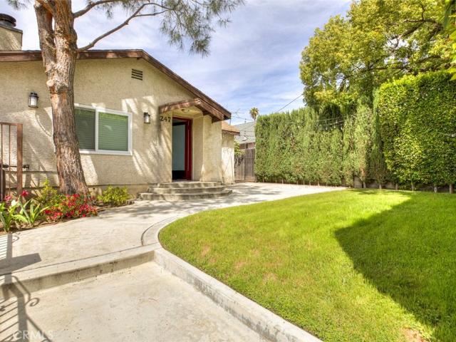247 N Oak Ave, Pasadena, CA 91107 | MLS #GD26072 | Compass