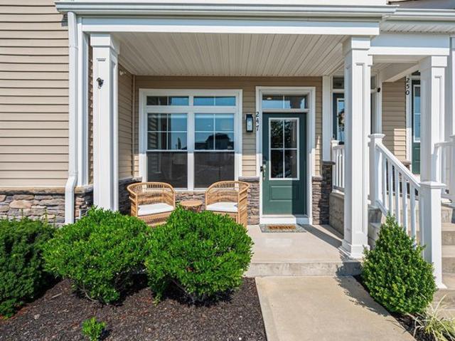 247 Silver Timber Dr, Yaphank, NY 11980