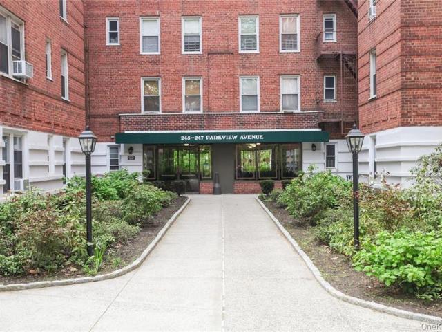 247 Parkview Ave, Unit 6P, Bronxville, NY 10708 | MLS #942661 | Compass