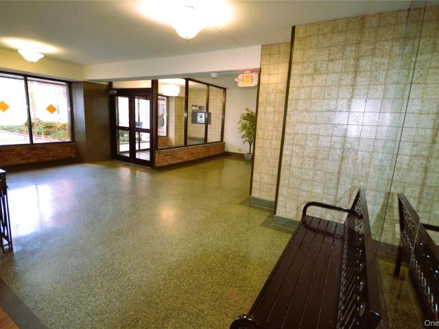 247 Parkview Avenue 6M