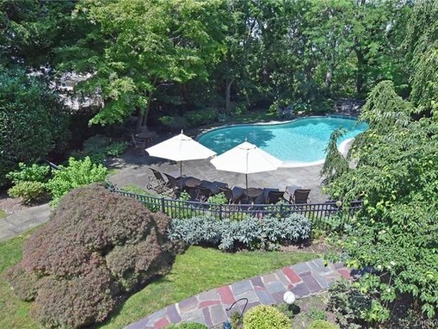 247 Pelhamdale Ave, Pelham, NY 10803