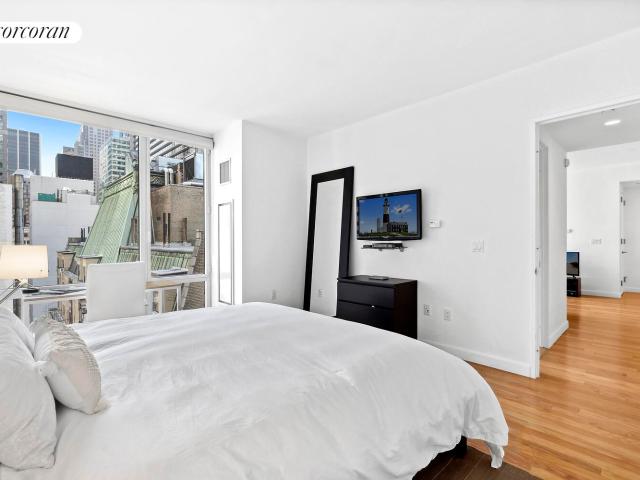 247 W 46TH Street 1805