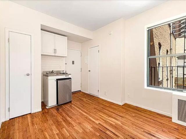 247 W 63Rd St 5D, New York, NY