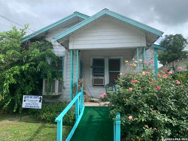247 W Theo Ave