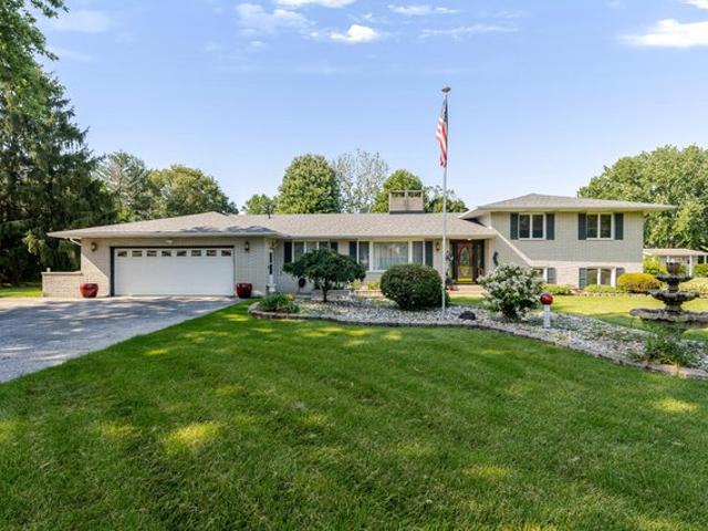 247 Westgate Dr, Valparaiso, IN 46385