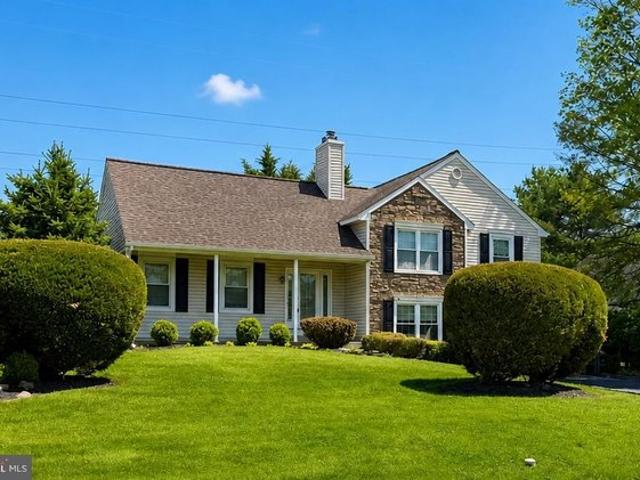 247 Winchester Dr, Horsham, PA 19044