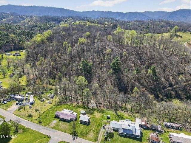 2484 Denton Valley Rd, Bristol, TN 37620