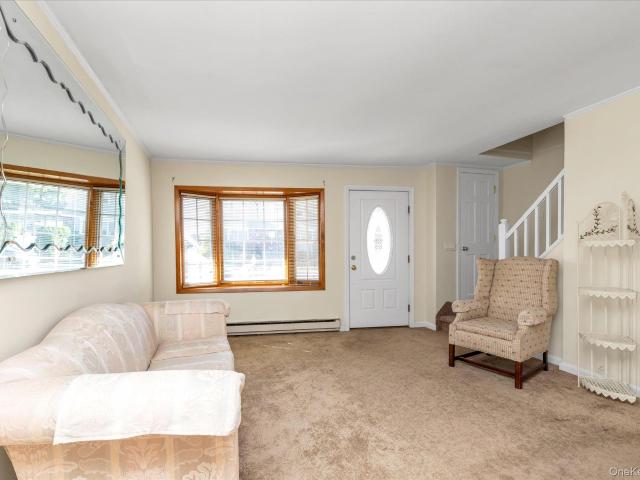 2484 Lindy Road