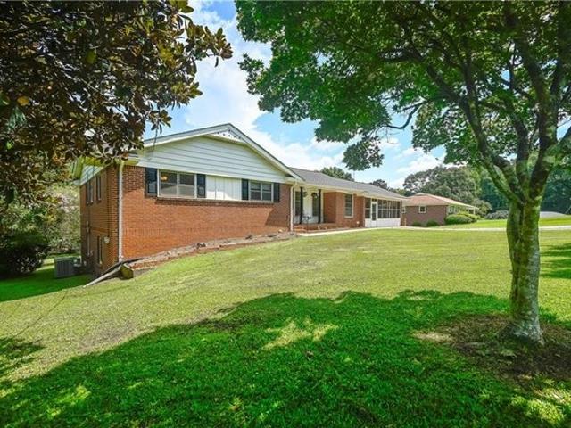 2484 SW Northview Dr, Austell, GA 30106