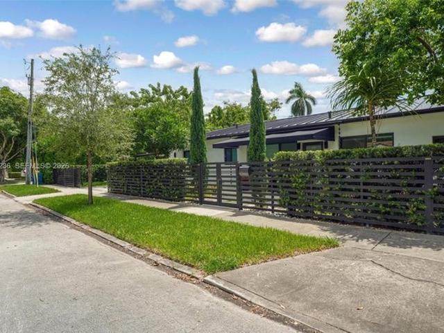 2484 SW 25th St, Miami, FL 33133