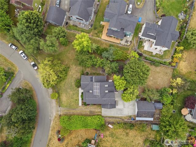 2484 Soundview Drive NE