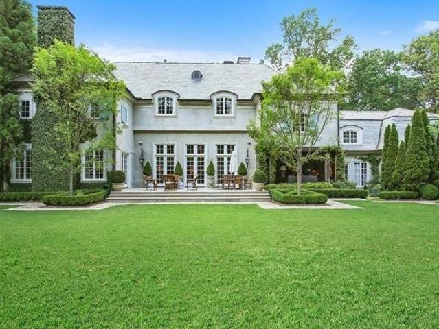 2485 W Wesley Rd NW, Atlanta, GA 30327