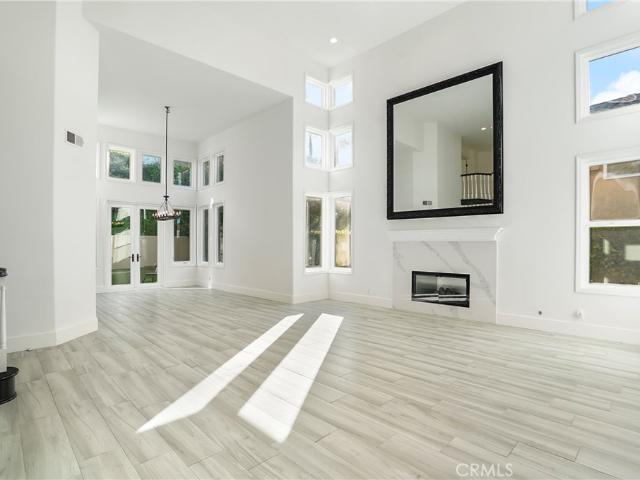 24868 Paseo Primario