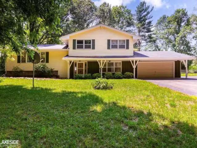 2488 Brighton, Howell, MI 48843 648384310