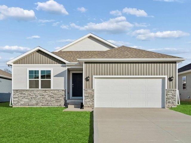 2488 SE Ambrose Dr, West Des Moines, IA 50265