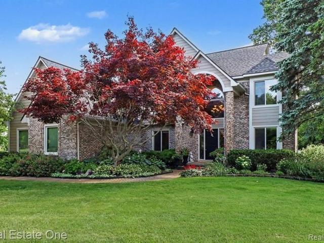 24899 Nottingham Dr, Novi, MI 48374
