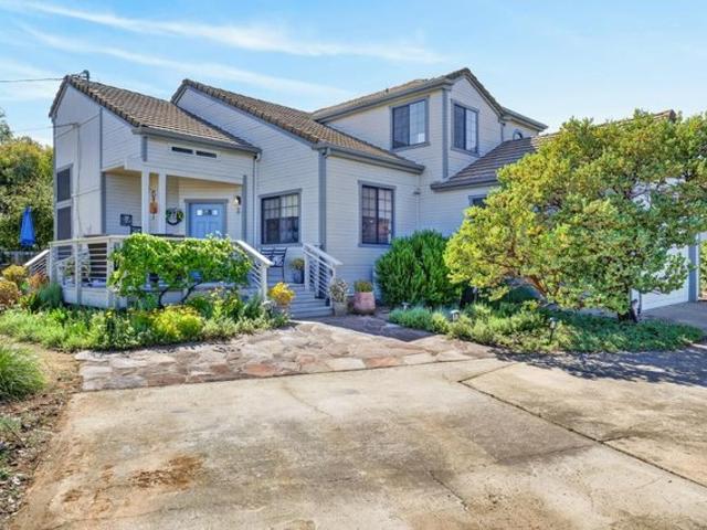 2489 Knollwood Dr, Cameron Park, CA 95682