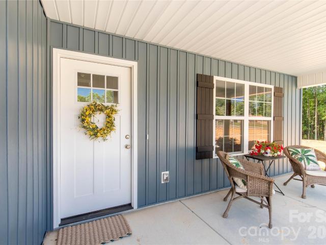 2489 Pineview Drive