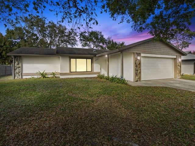 2489 SE Grand Dr, Port Saint Lucie, FL 34952