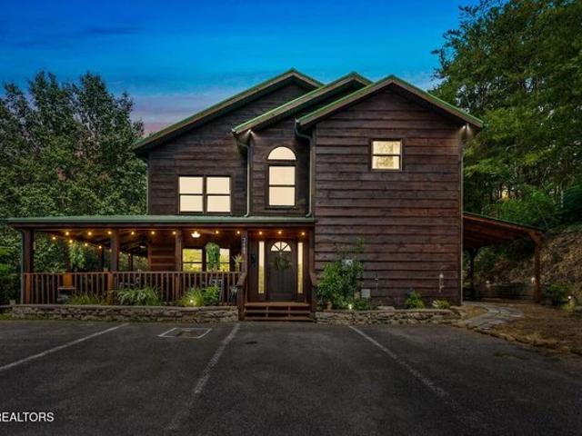 2489 Upper Middle Creek Rd, Sevierville, TN 37876