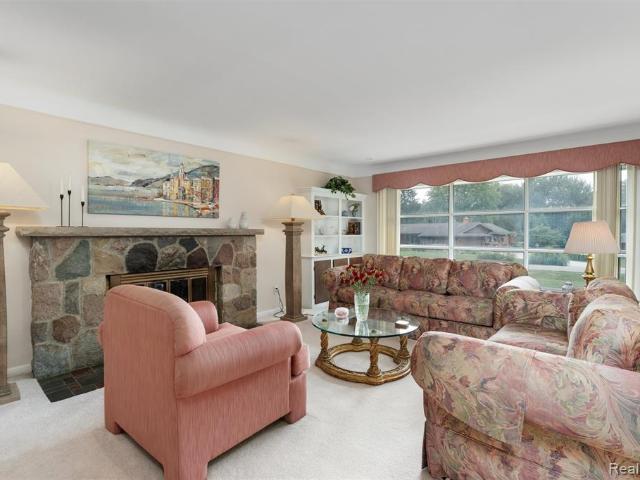 24800 N Cromwell Drive