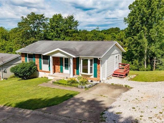 2481 Meadowview Dr, Parkersburg, WV 26104