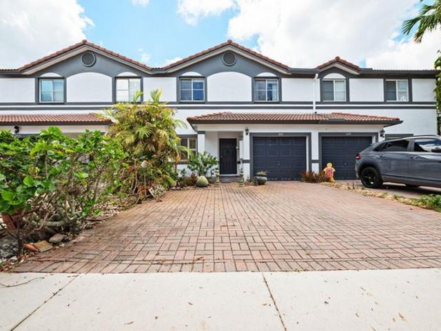 2481 NW 98th Ln, Sunrise, FL 33322