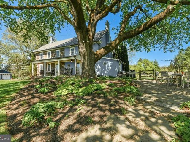 2481 Church Ln, Kintnersville, PA 18930