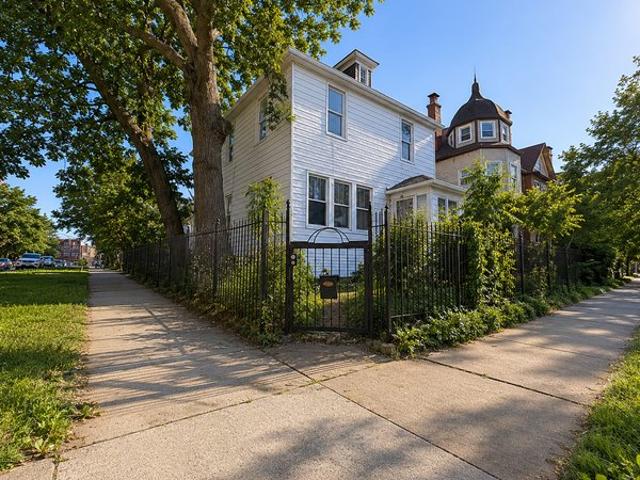 2481 E 74th St, Chicago, IL 60649