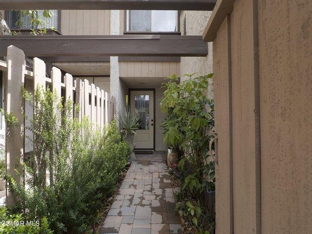 24829 Apple St Unit E, Newhall, CA 91321