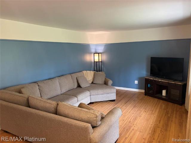 2482 Livernois Drive