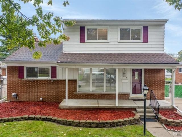 24834 Marine Ave, Eastpointe, MI 48021