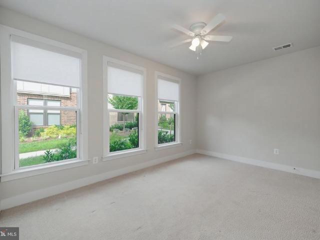 2483 Liberty Loop