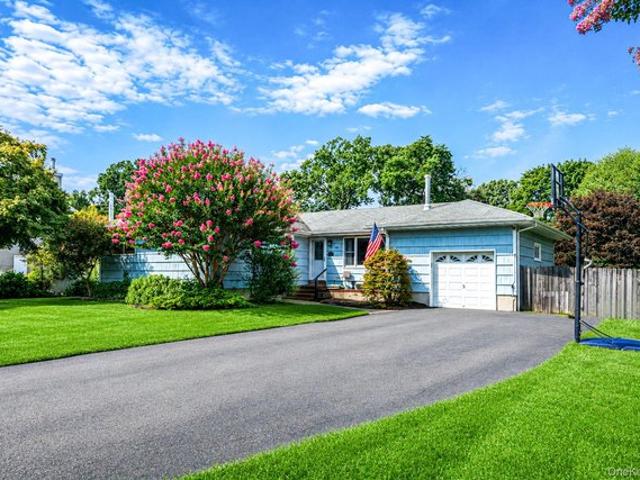 248 6th Ave, Saint James, NY 11780