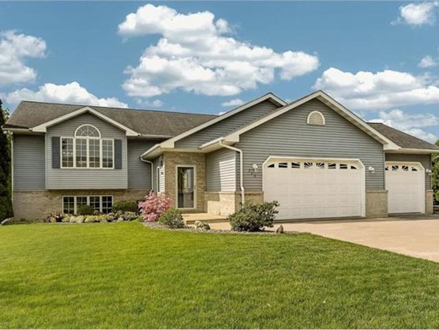 248 Brubaker Dr, Saint Charles, MN 55972