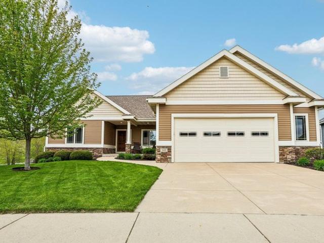 248 Greenway Cir, Deerfield, WI 53531