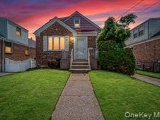 248 Kensington Rd S, Garden City, NY 11530