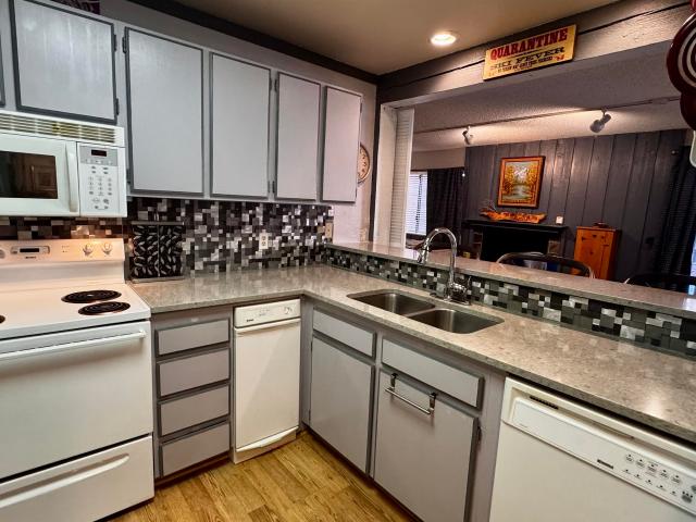 248 Mammoth Slopes Dr, Unit 106, Mammoth Lakes, CA 93546 | MLS #250800