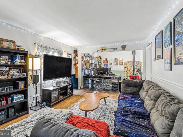 248 N New Rd N