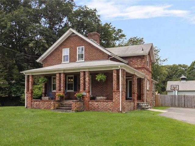 248 New Meadow Rd, Barrington, RI 02806