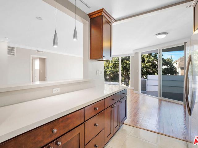 248 S Doheny Drive 6