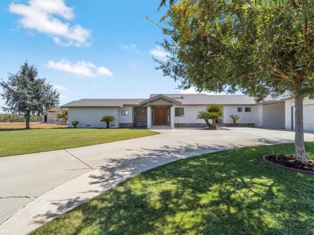 248 S Quality Ave, Sanger, CA 93657