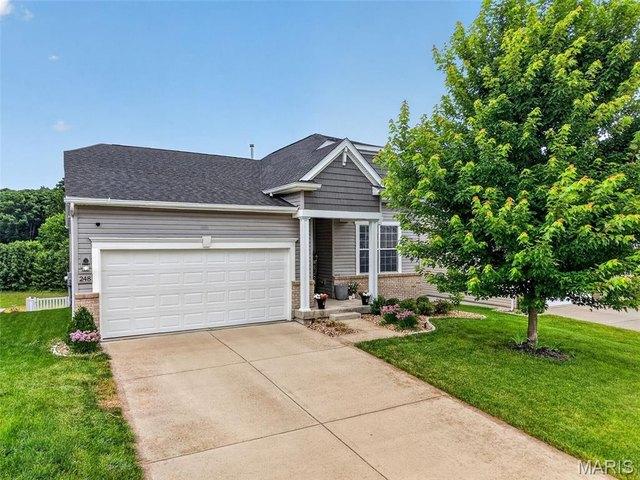 248 Thorn Brook Dr, O'Fallon, MO 63366